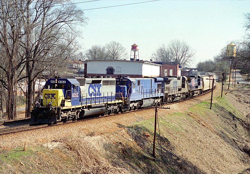 Q675 CSX 8352